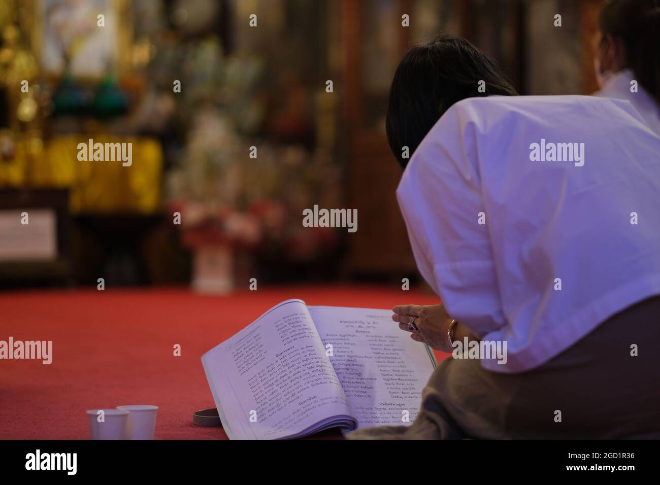 Kneel knelt down hi-res stock photography and images - Alamy