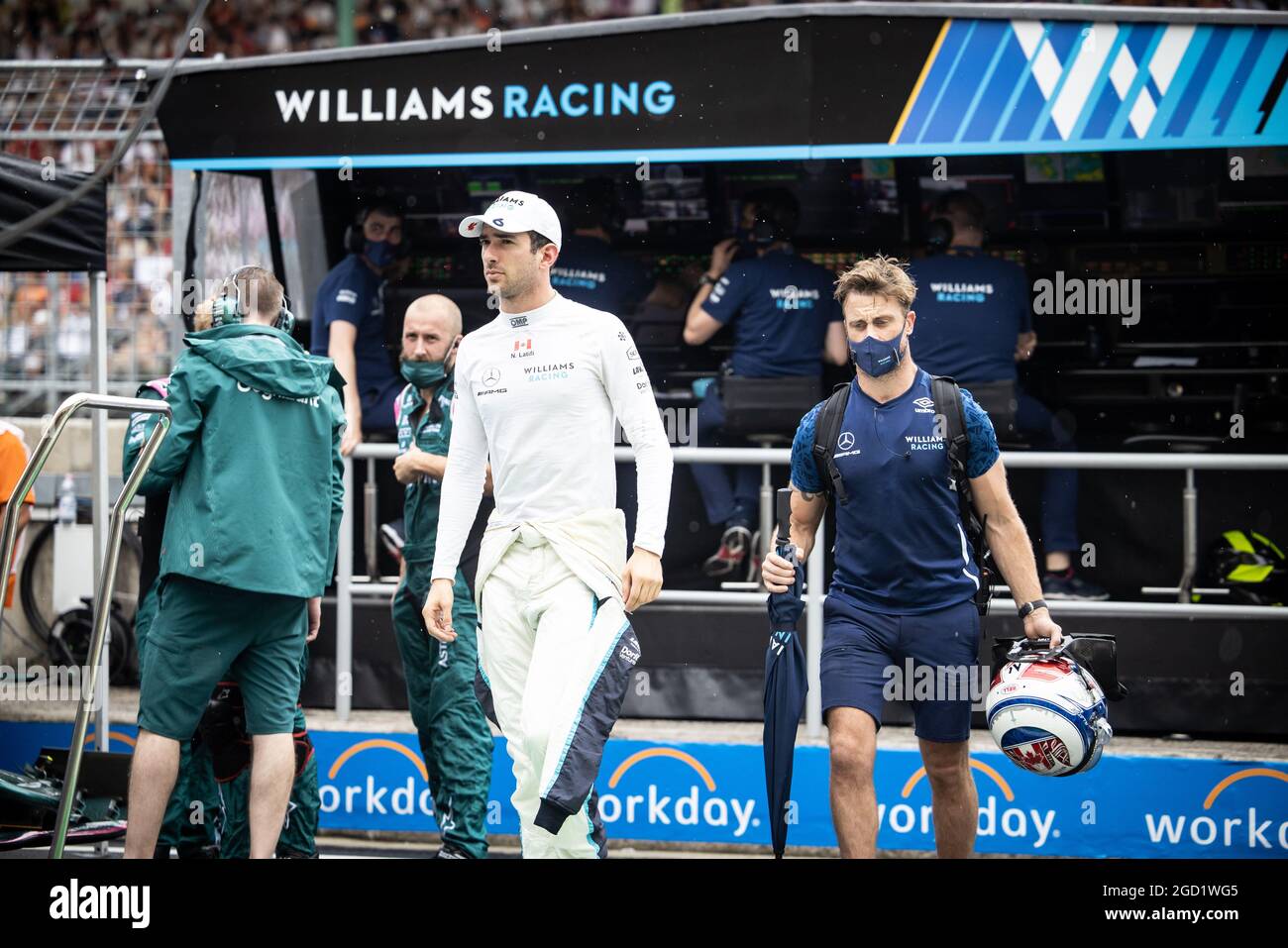 Williams racing in pits while race is stopped hi-res stock photography ...