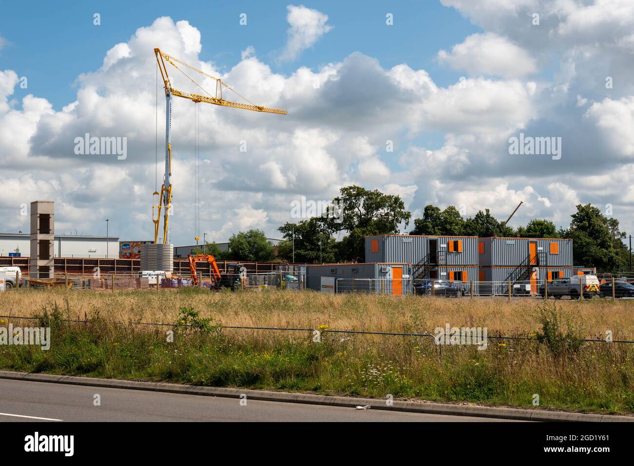 Large tall crane working on new Broadland Gate retail park Stock Photo ...