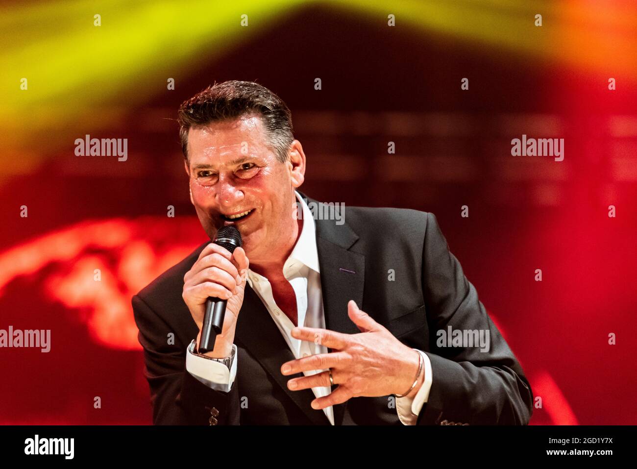 Tony Hadley singing with his band The Fabulous TH Band at Fantasia ...