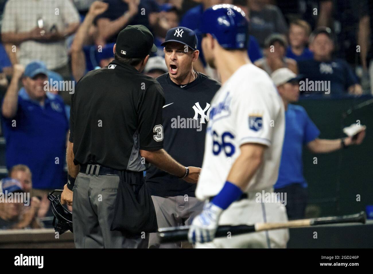 Aaron boone 2021 hi-res stock photography and images - Alamy