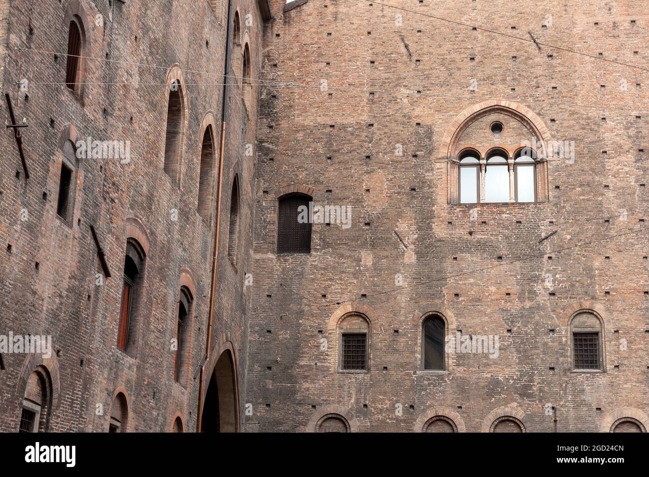 Palazzo del podestà bologna hi-res stock photography and images - Alamy