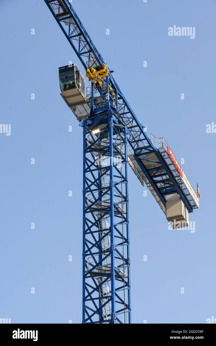 Lifting ladder hi-res stock photography and images - Alamy