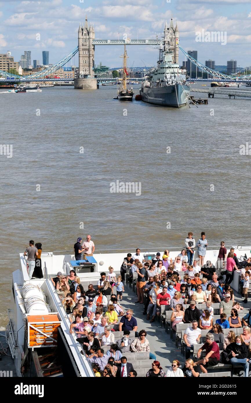 Hms pelican hi-res stock photography and images - Alamy