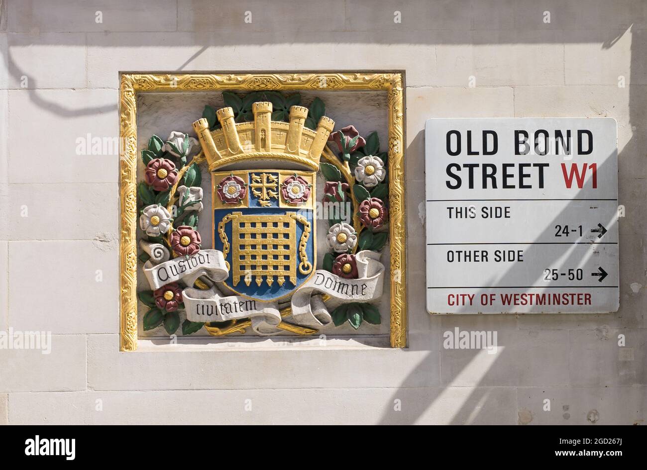 Bond street sign hi-res stock photography and images - Alamy
