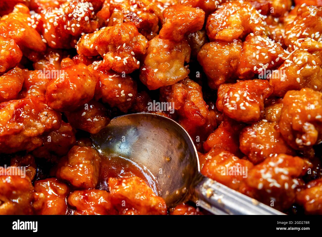 Chinese food buffet all you can eat station sesame chicken Stock Photo ...