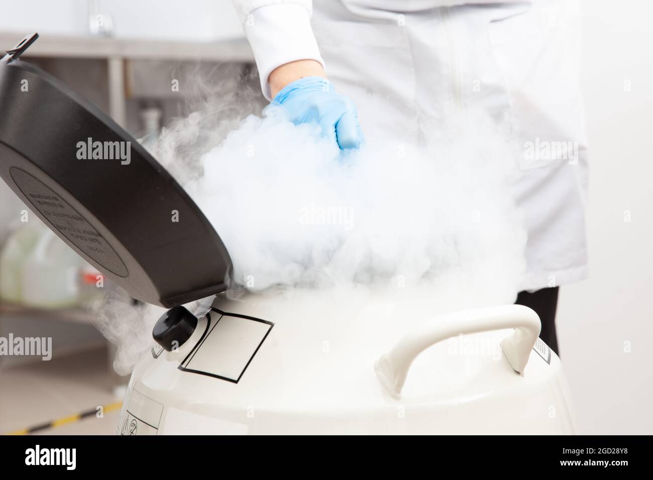 Liquid nitrogen cryogenic tank at life sciences laboratory Stock Photo ...