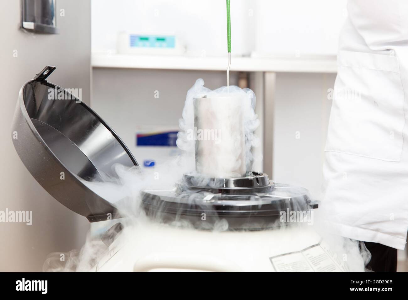 Liquid nitrogen cryogenic tank at life sciences laboratory Stock Photo ...
