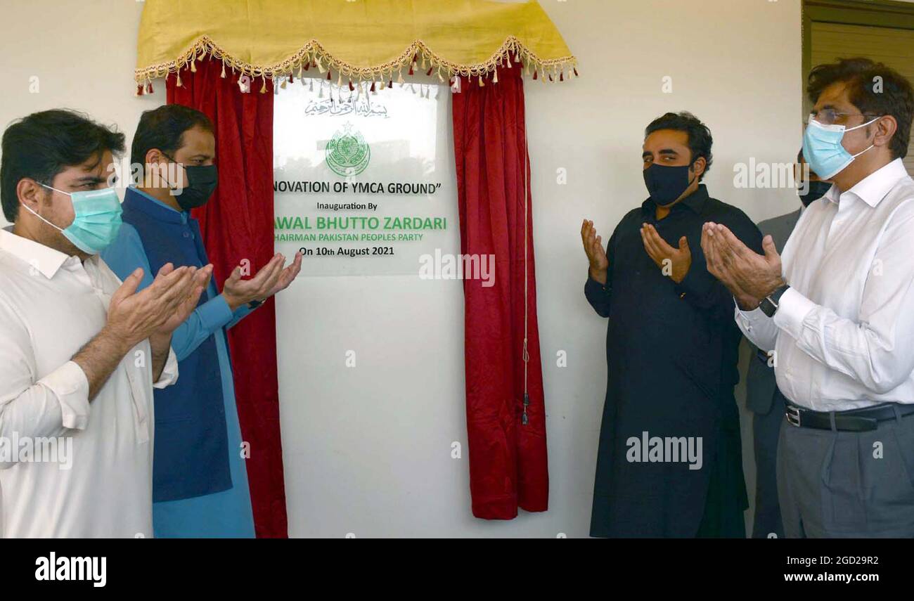 Peoples Party (PPP) Chairman, Bilawal Bhutto Zardari offers Dua after ...