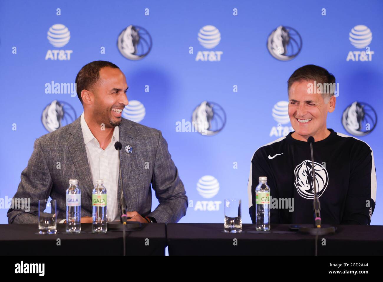 Mark 5 coach hi-res stock photography and images - Alamy