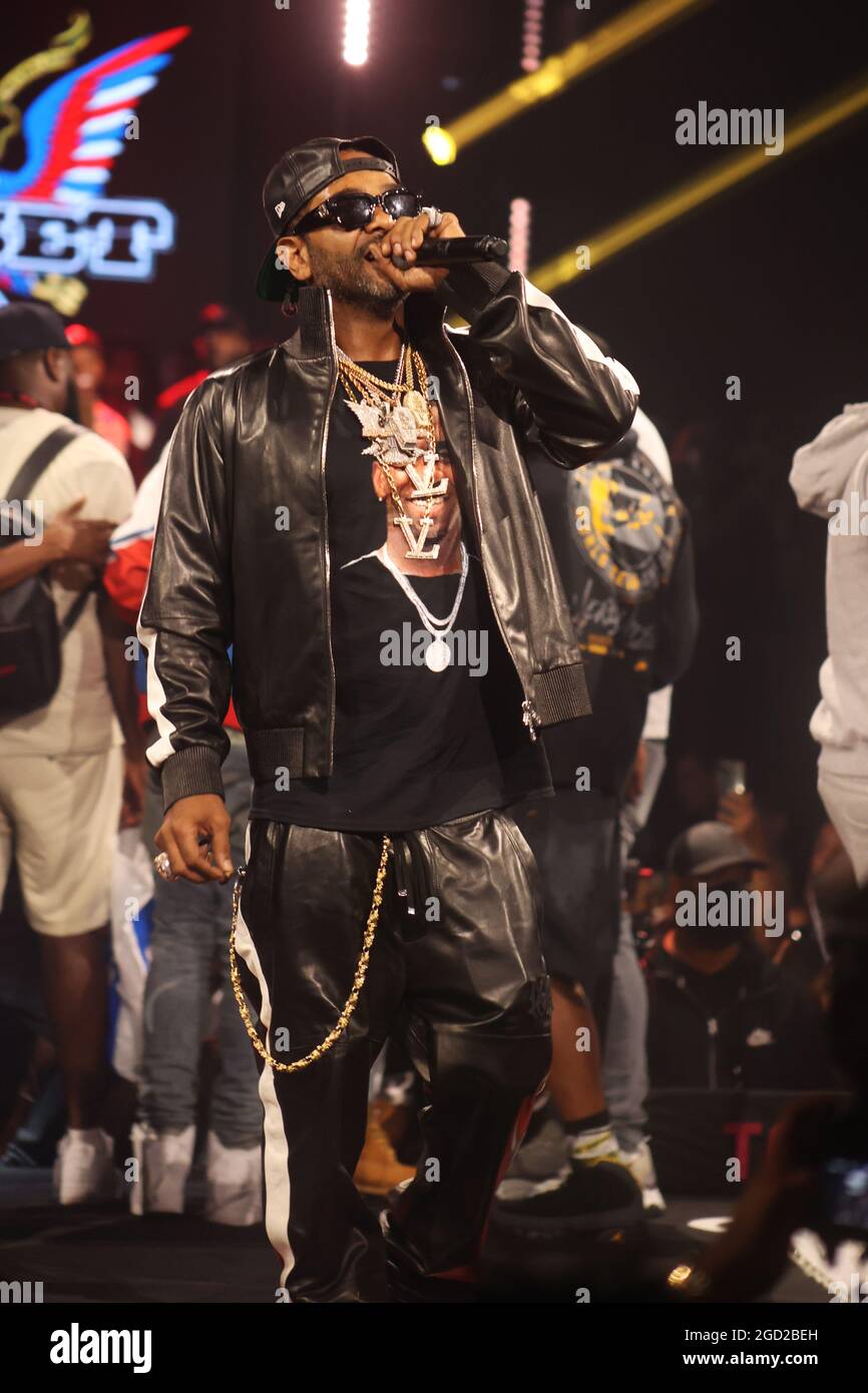 Jim Jones 2022 Outfits