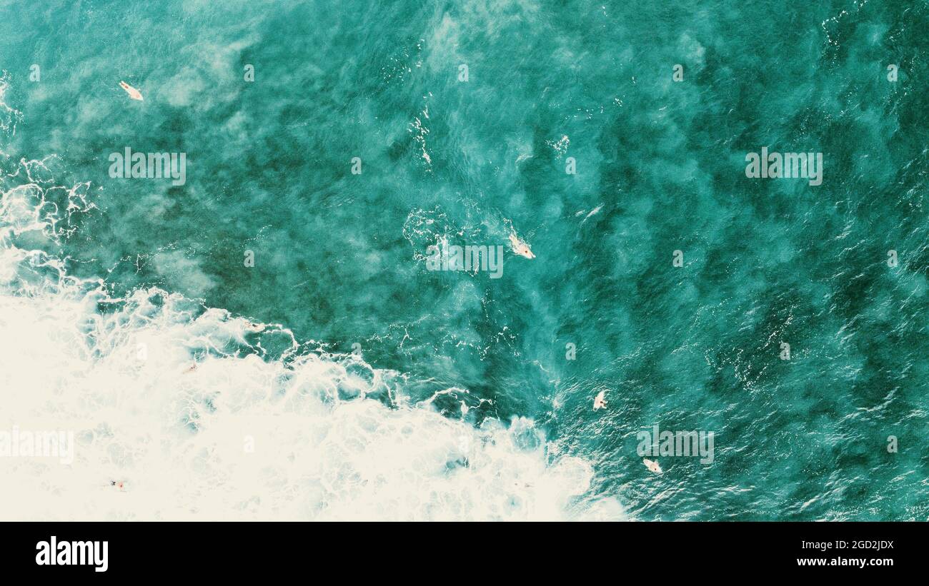 Aerial view of dramatic ocean waves Stock Photo - Alamy