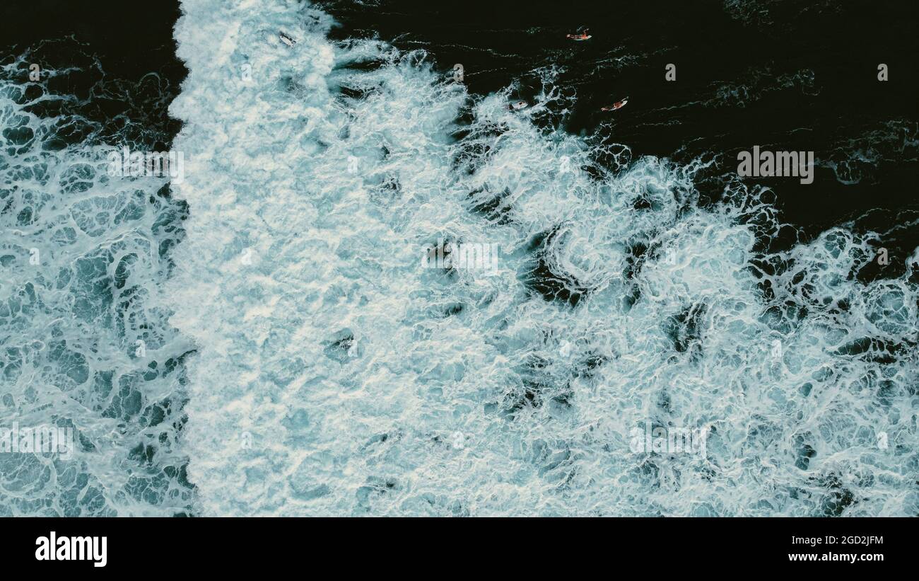 Aerial view of dramatic ocean waves Stock Photo - Alamy