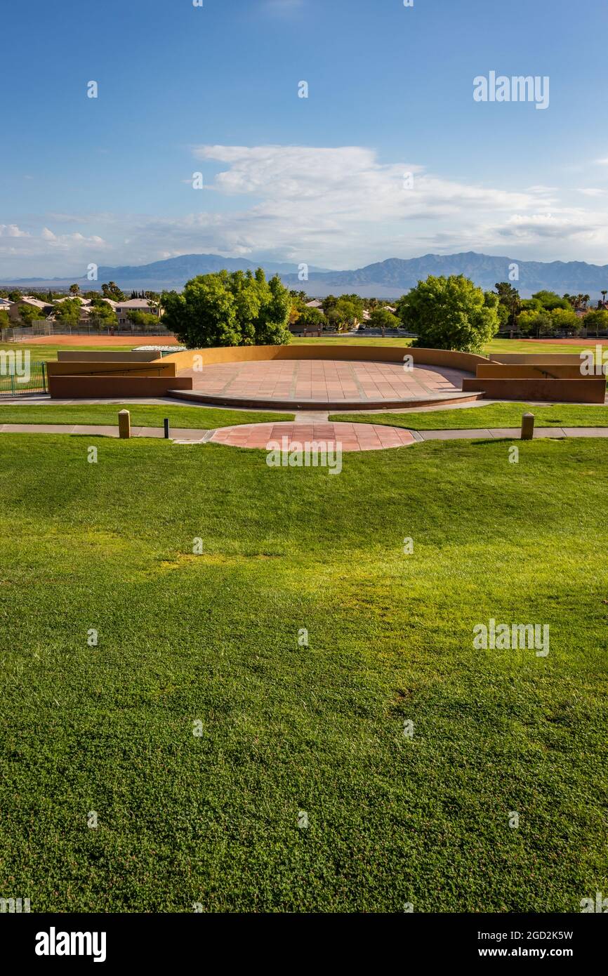 Daytime performances hi-res stock photography and images - Alamy