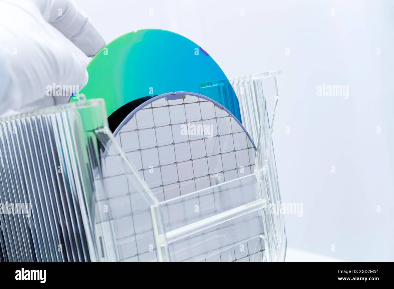Silicon wafer semiconductor hi-res stock photography and images - Alamy