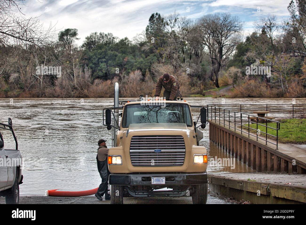Coleman Hatchery workers release about 3,000 steelhead at the Bend ...