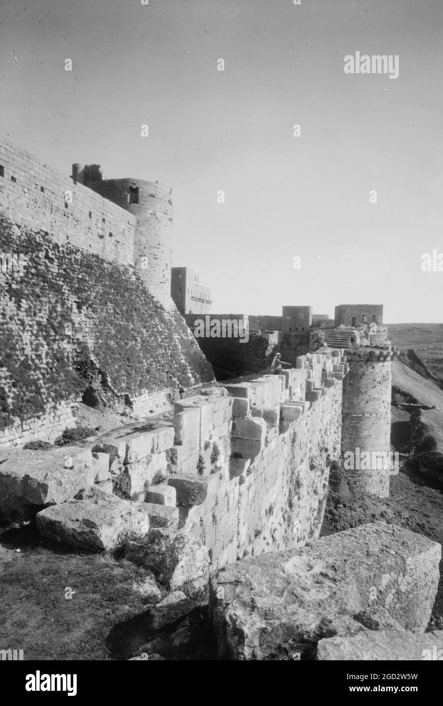 Krak de Chevaliers (Kala't el-Husn), the outer and inner wall ca. 1920 ...
