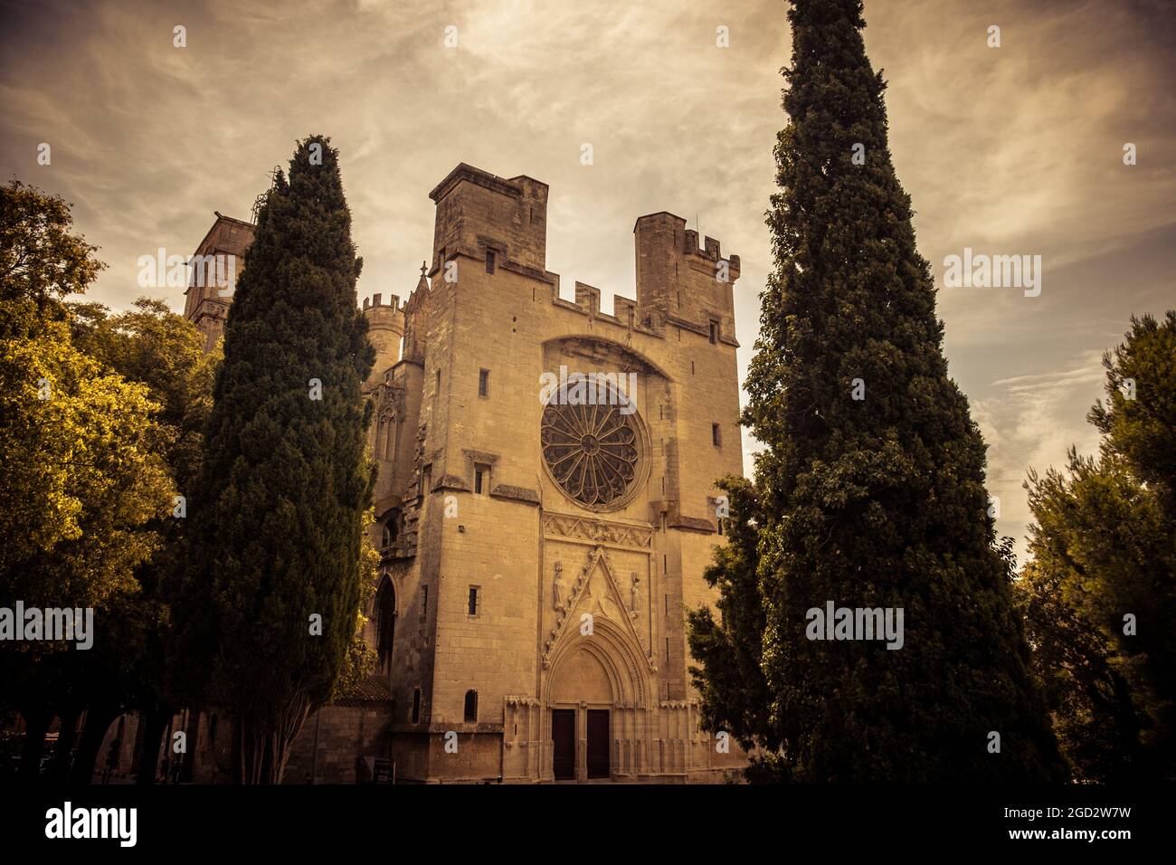 Landscape view of the old medieval town of Avignon, France Stock Photo ...