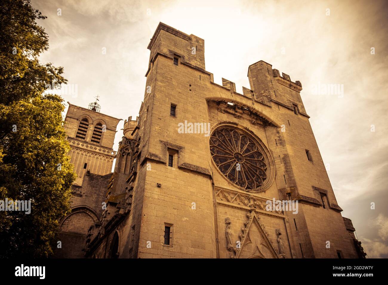 Landscape view of the old medieval town of Avignon, France Stock Photo ...