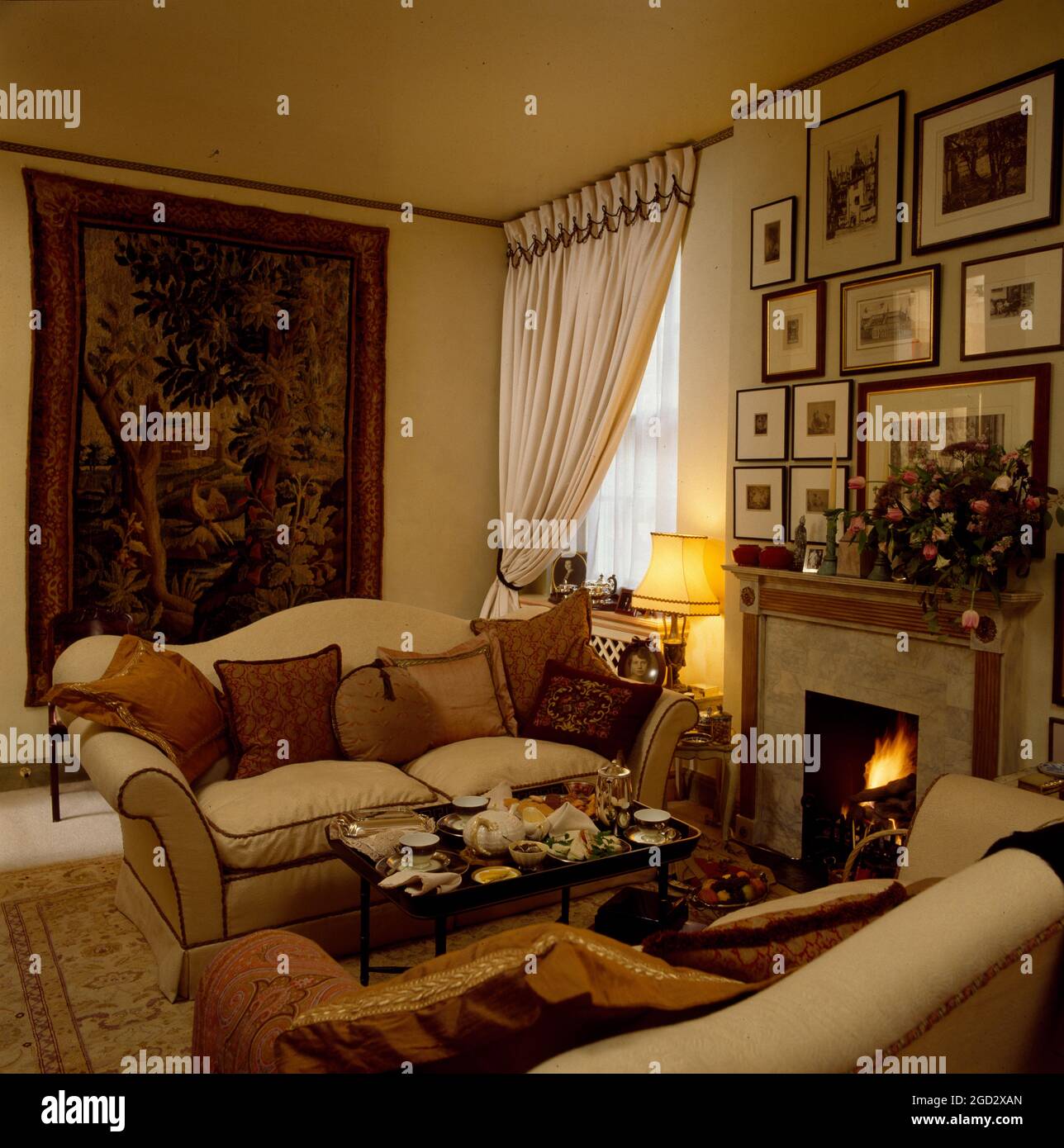Open fire in livingroom hi-res stock photography and images - Alamy