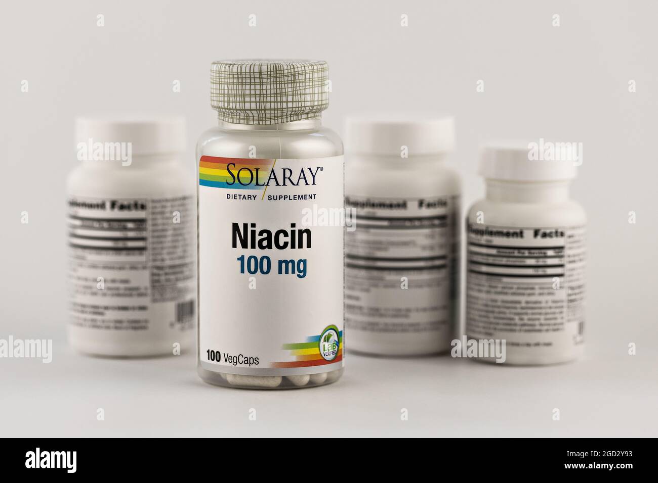 Niacin capsules hi-res stock photography and images - Alamy