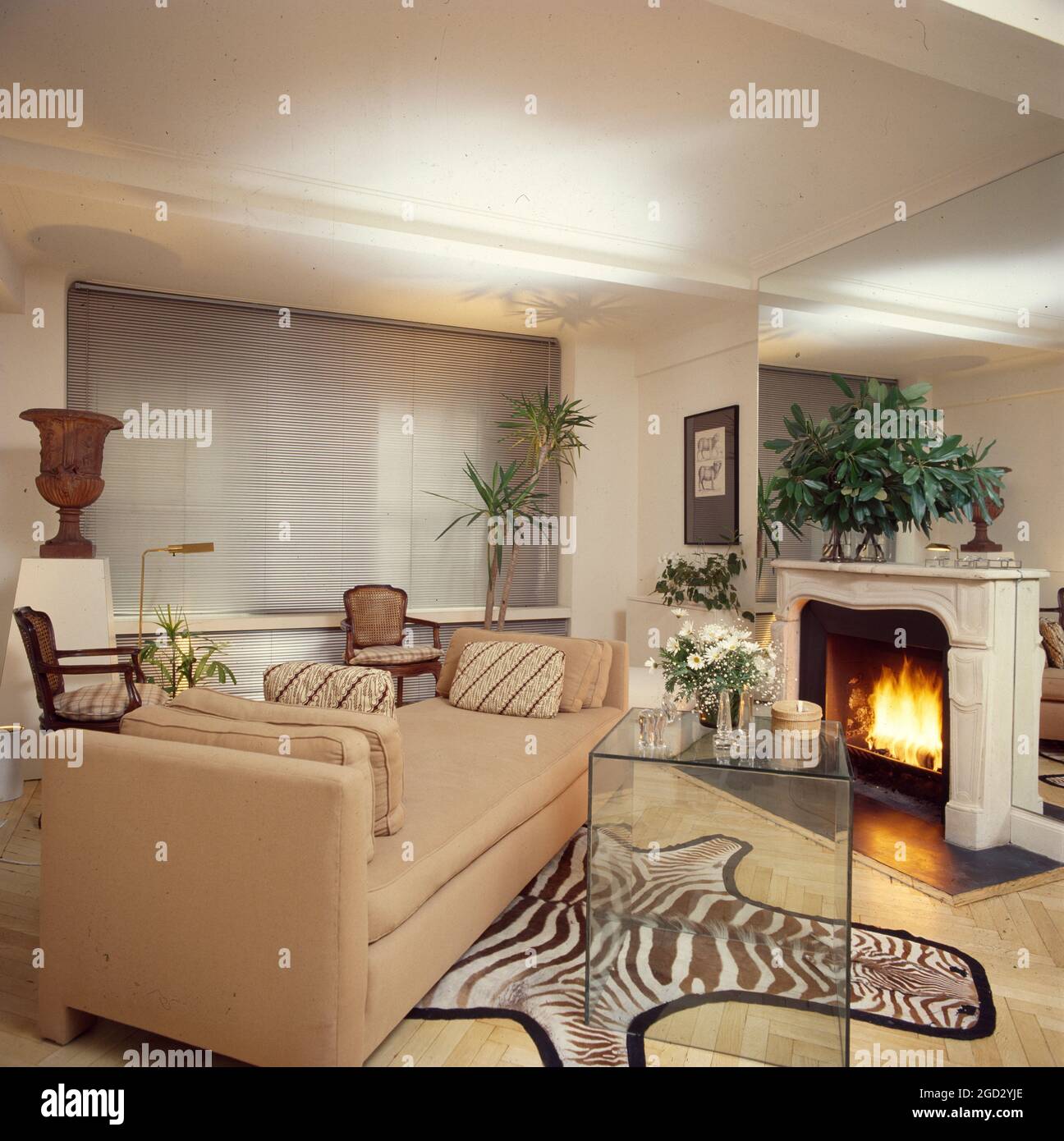 Open fire in livingroom hi-res stock photography and images - Alamy