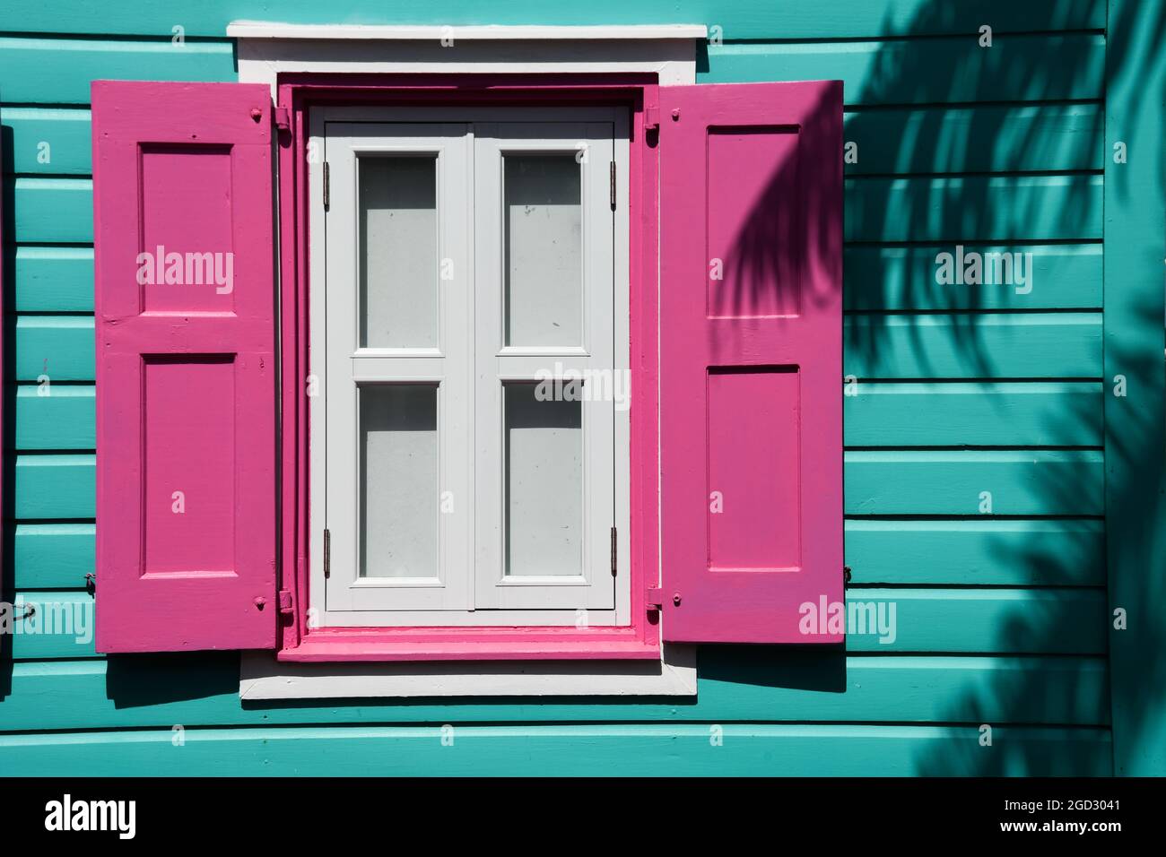 Pink shutters hi-res stock photography and images - Alamy