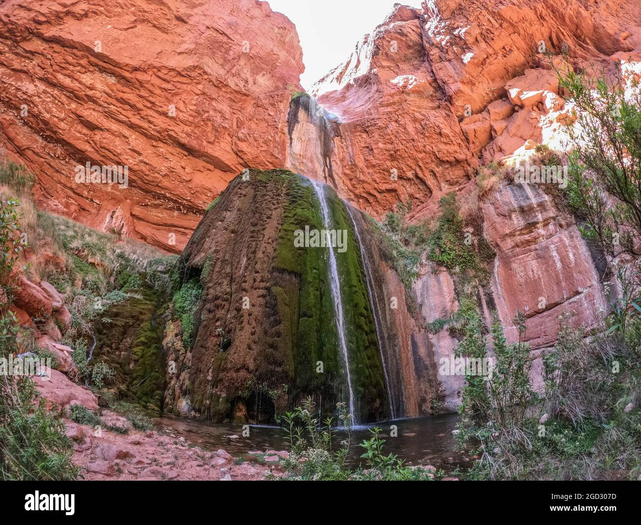 Moss-covered Ribbon Falls, Grand Canyon National Park, Arizona, U.S.A ...