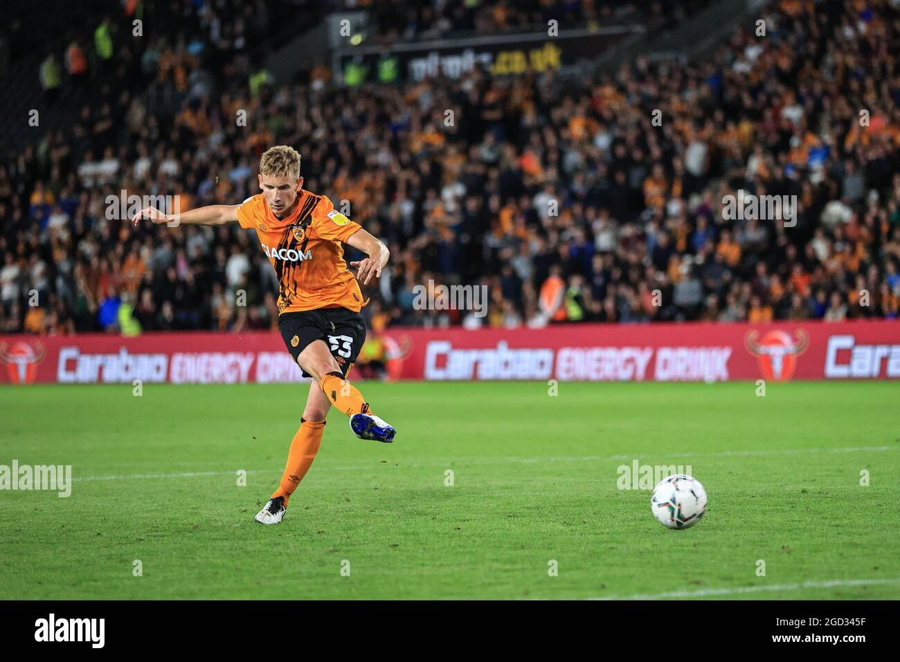 Harry Wood #33 of Hull City scores his penalty Stock Photo - Alamy