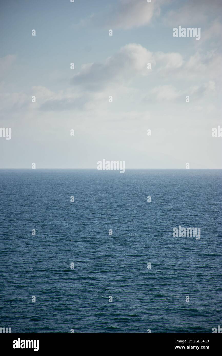 Calm blue ocean water pacific hi-res stock photography and images - Alamy