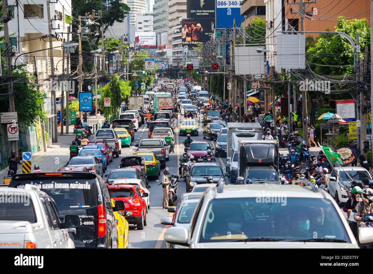 Bangkok traffic 2021 hi-res stock photography and images - Alamy