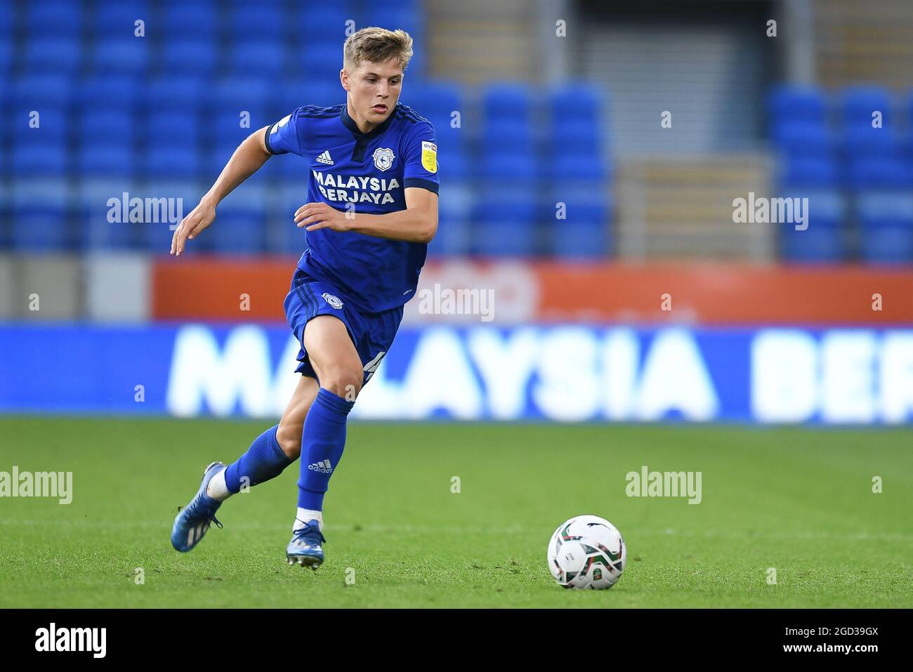 Thomas Davies #40 of Cardiff City in action during the game Stock Photo ...