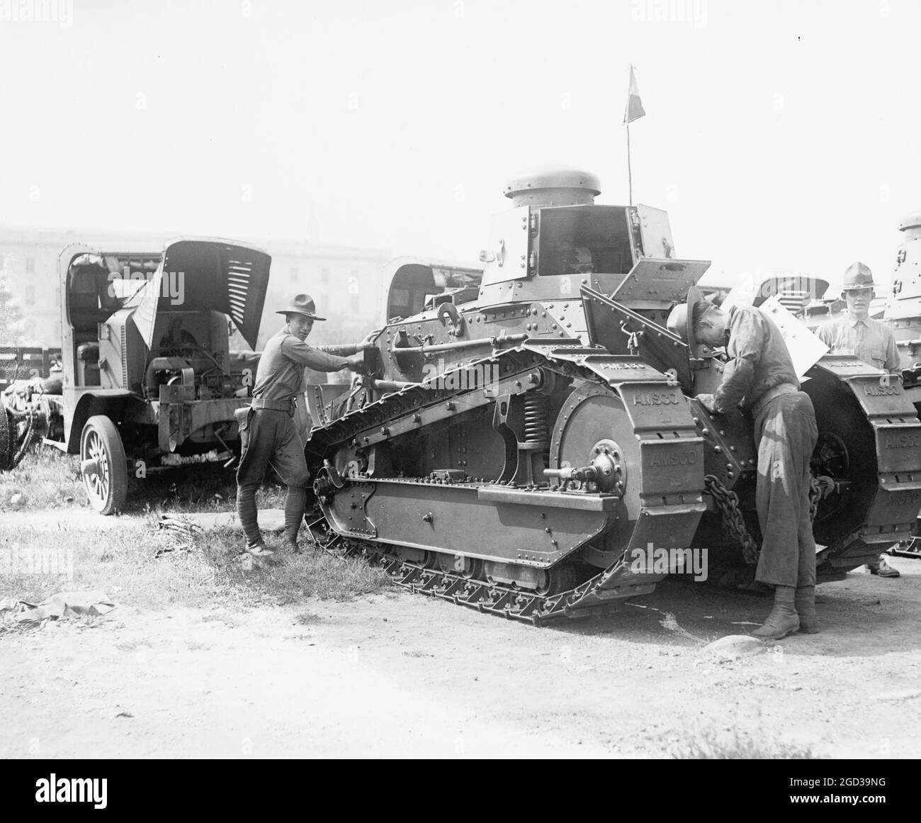 War tank 1900s hi-res stock photography and images - Alamy
