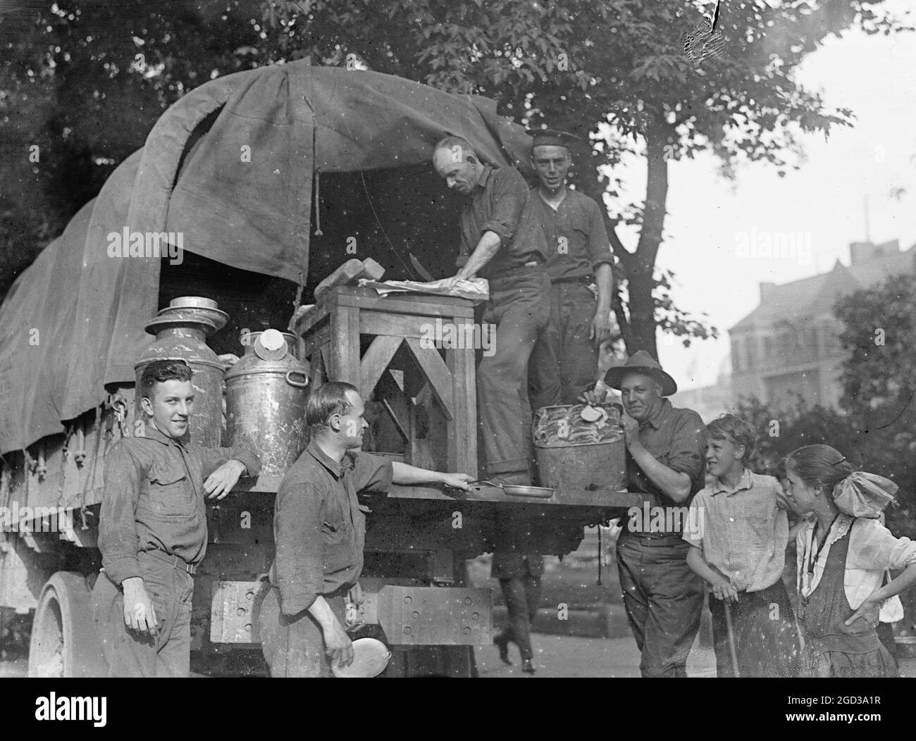 Army life hi-res stock photography and images - Alamy