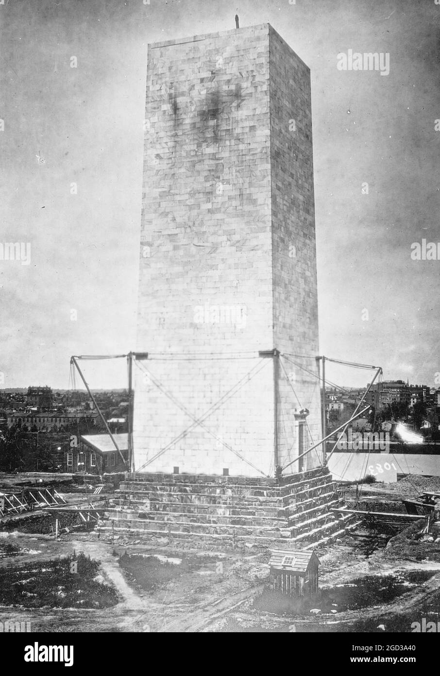 Washington monument construction hi-res stock photography and images ...
