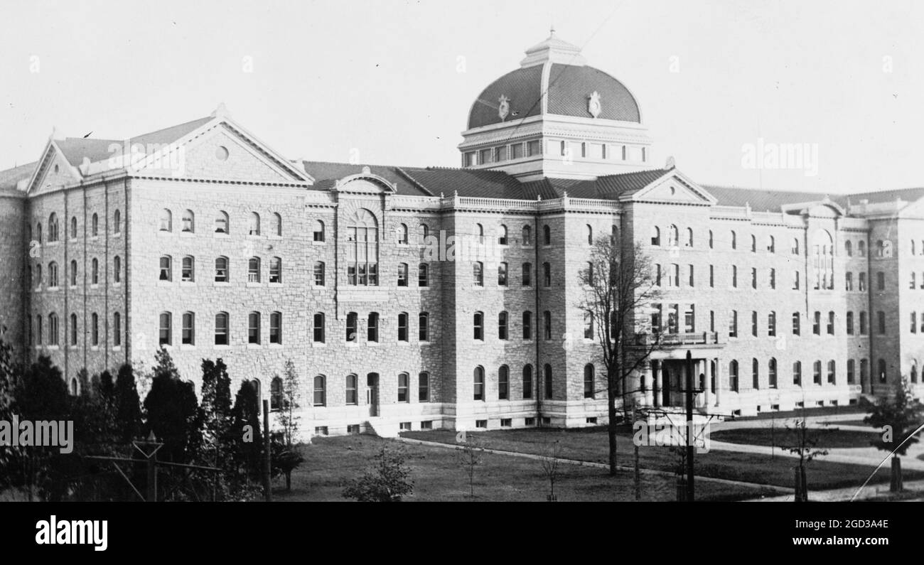 Archival photo of trinity college hi-res stock photography and images ...