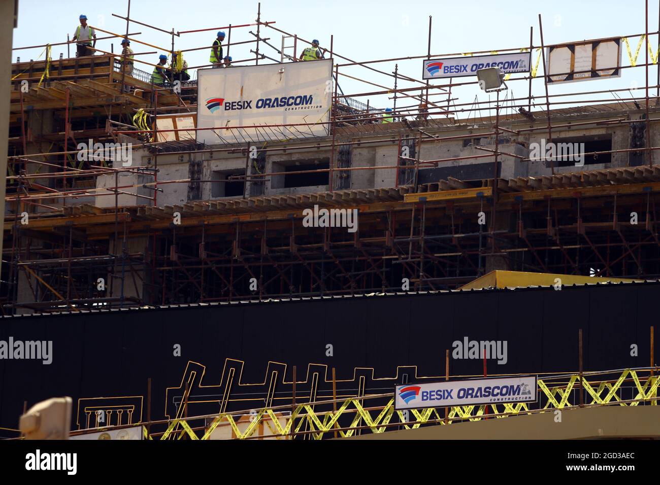 Grand egyptian museum boat of khufu hi-res stock photography and images ...