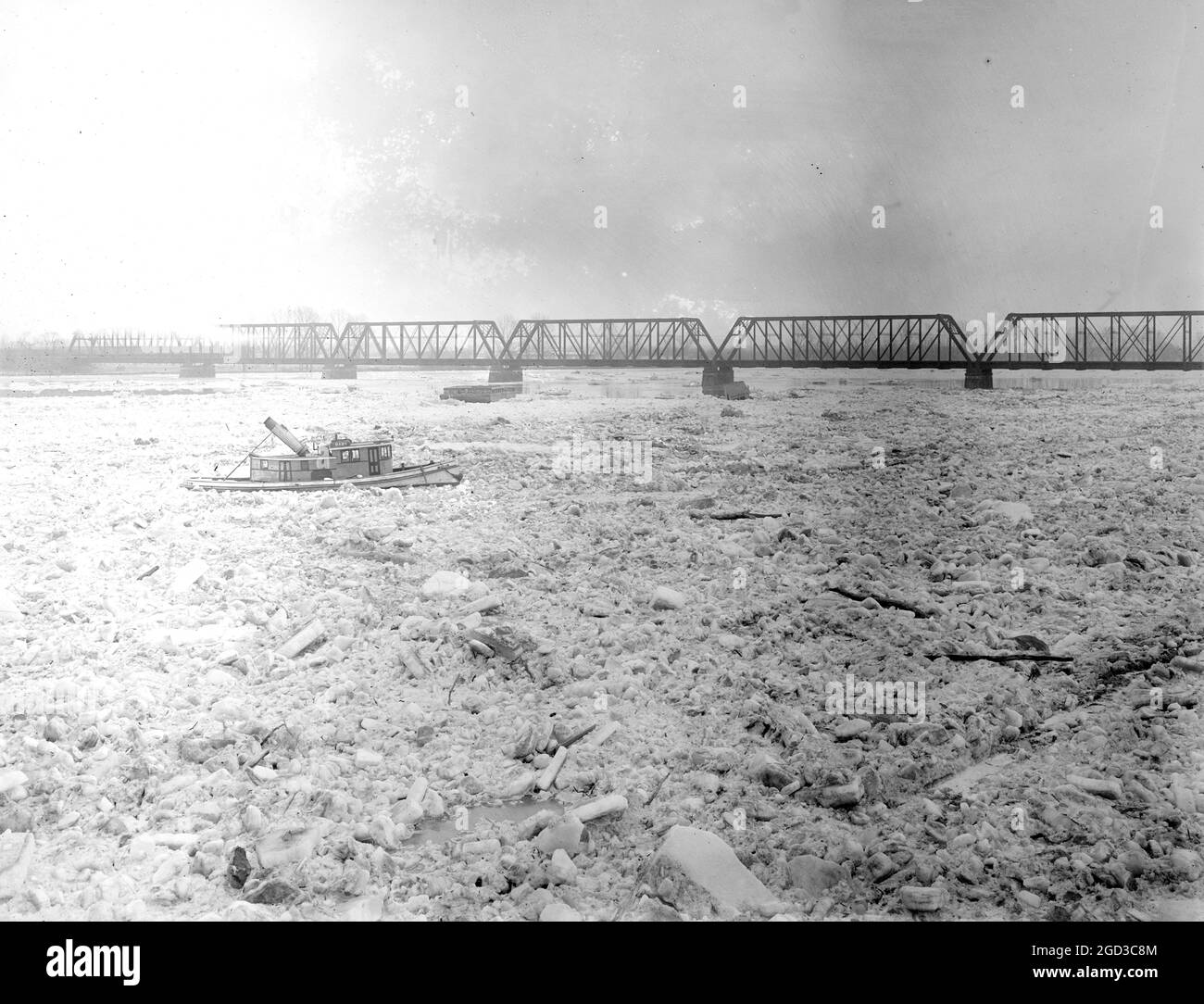 Early 1900s potomoc river ice jam hi-res stock photography and images ...
