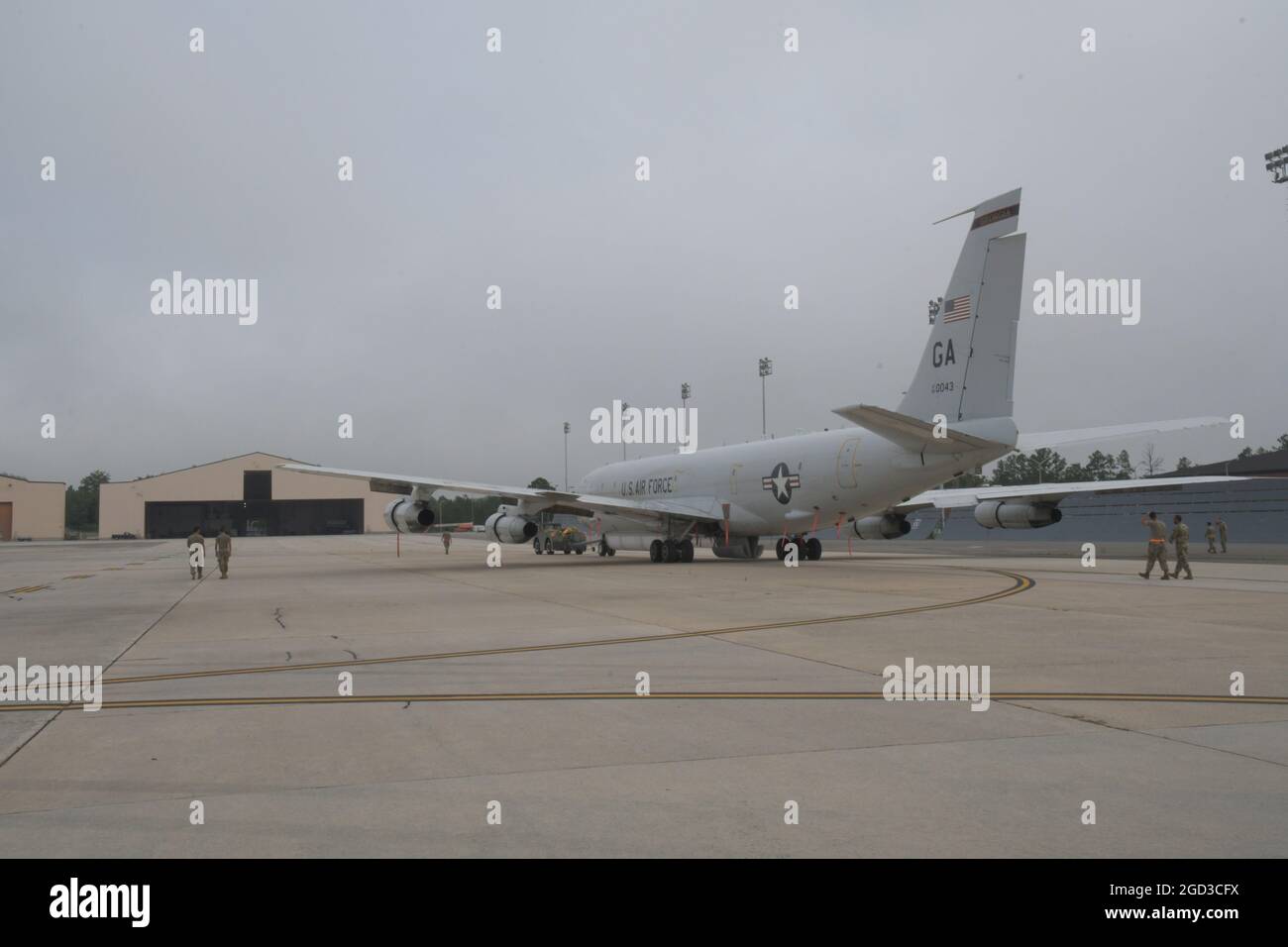 U.S. Airmen with the 116th Air Control Wing, Georgia Air National Guard ...