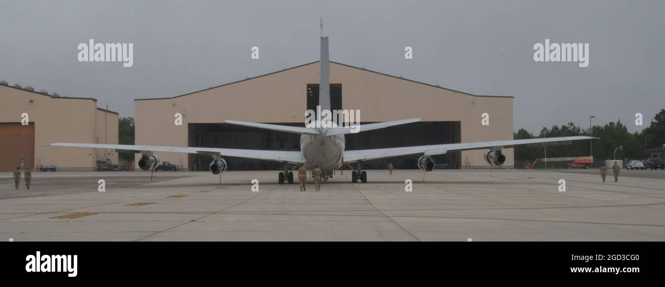 U.S. Airmen with the 116th Air Control Wing, Georgia Air National Guard ...