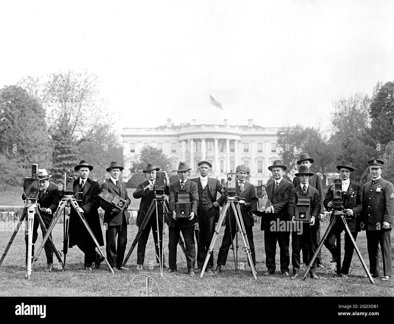 Early cameras 1900s hi-res stock photography and images - Alamy