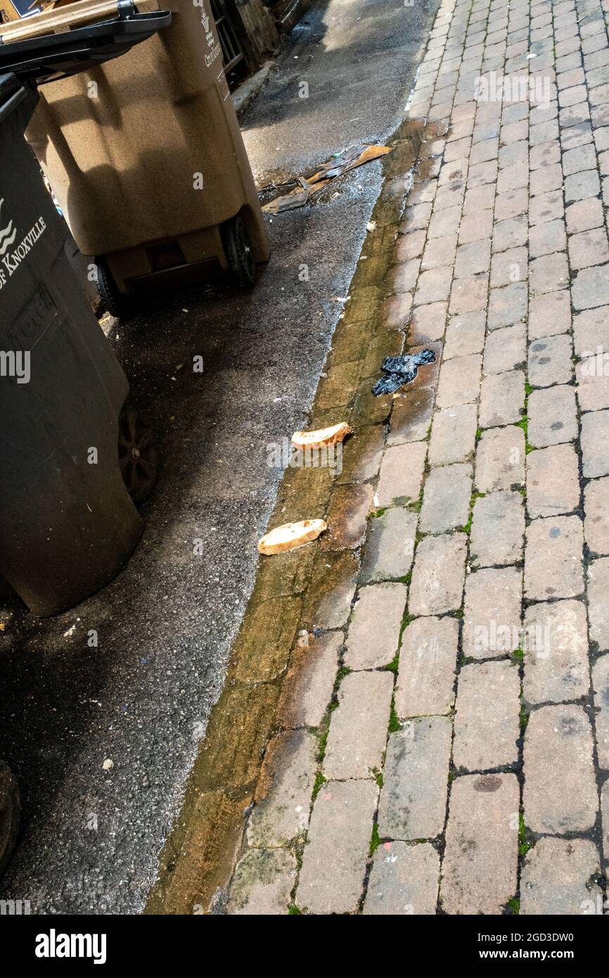 Random art alley hi-res stock photography and images - Alamy