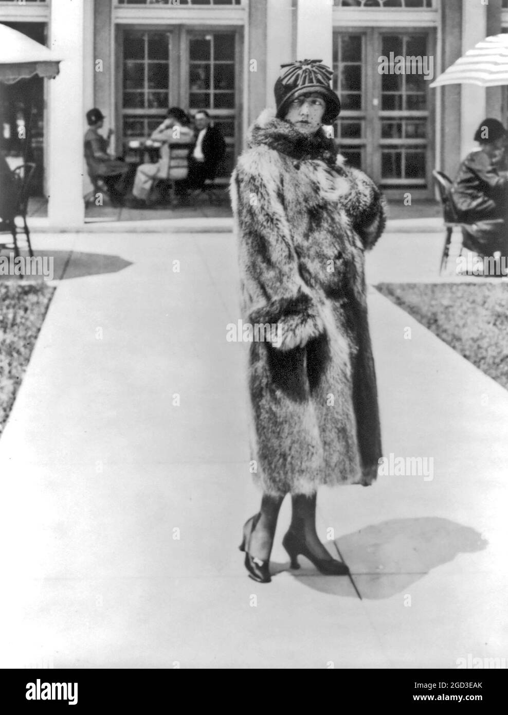 Society woman, full-length portrait, in fur coat ca. 1909 Stock Photo ...