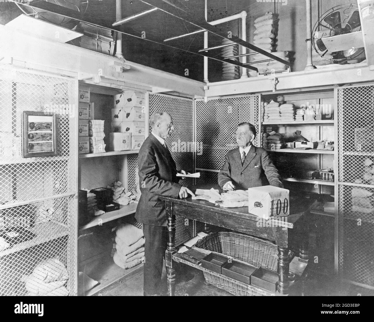Treasury Department, cash room vault for daily working funds ca. 1909 ...