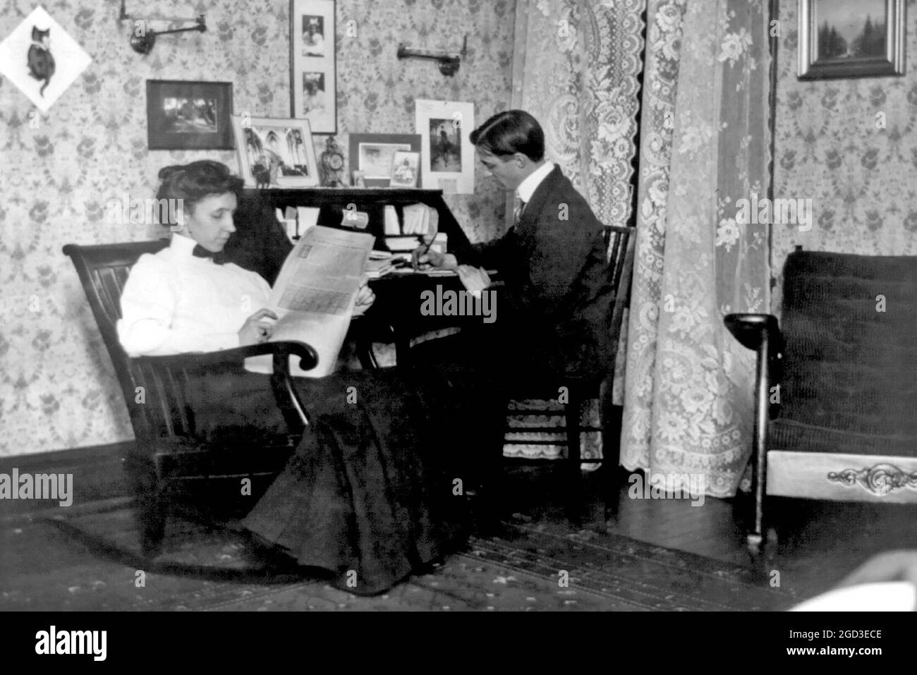 Early 1900s parlor hi-res stock photography and images - Alamy