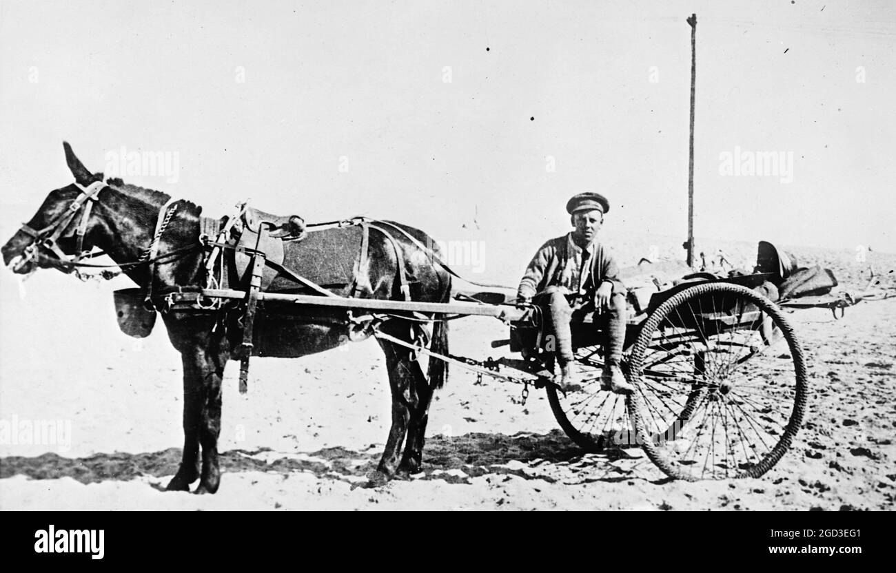 Early 1900s ambulance hi-res stock photography and images - Alamy