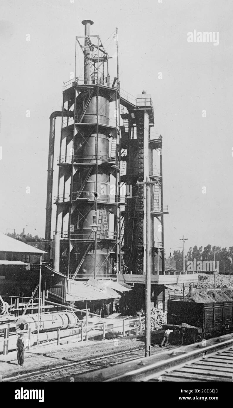 Early 1900s lime kilns hi-res stock photography and images - Alamy