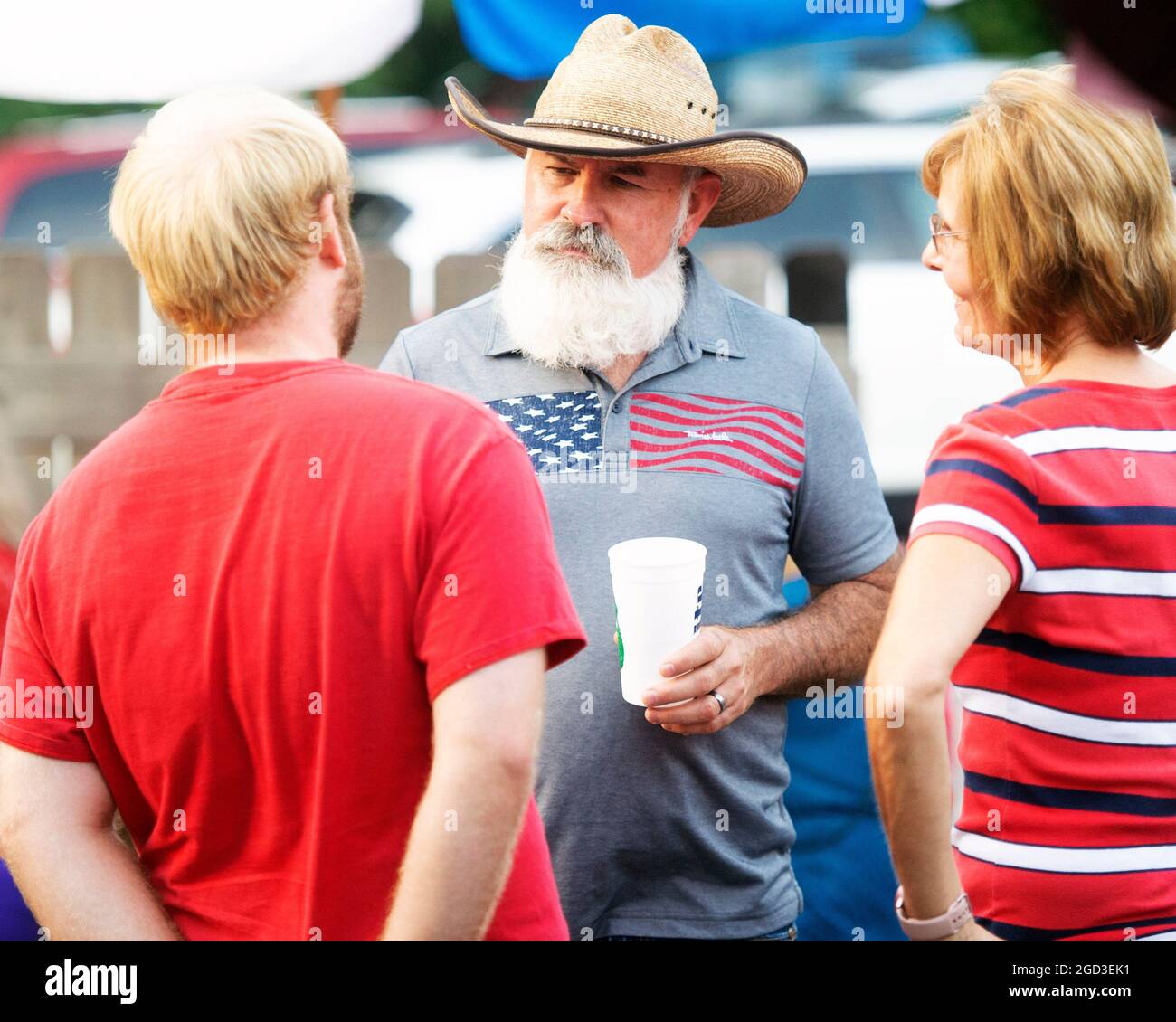 Gahanna, Ohio, USA. 10 August, 2021. Joe Blystone mingles with his ...