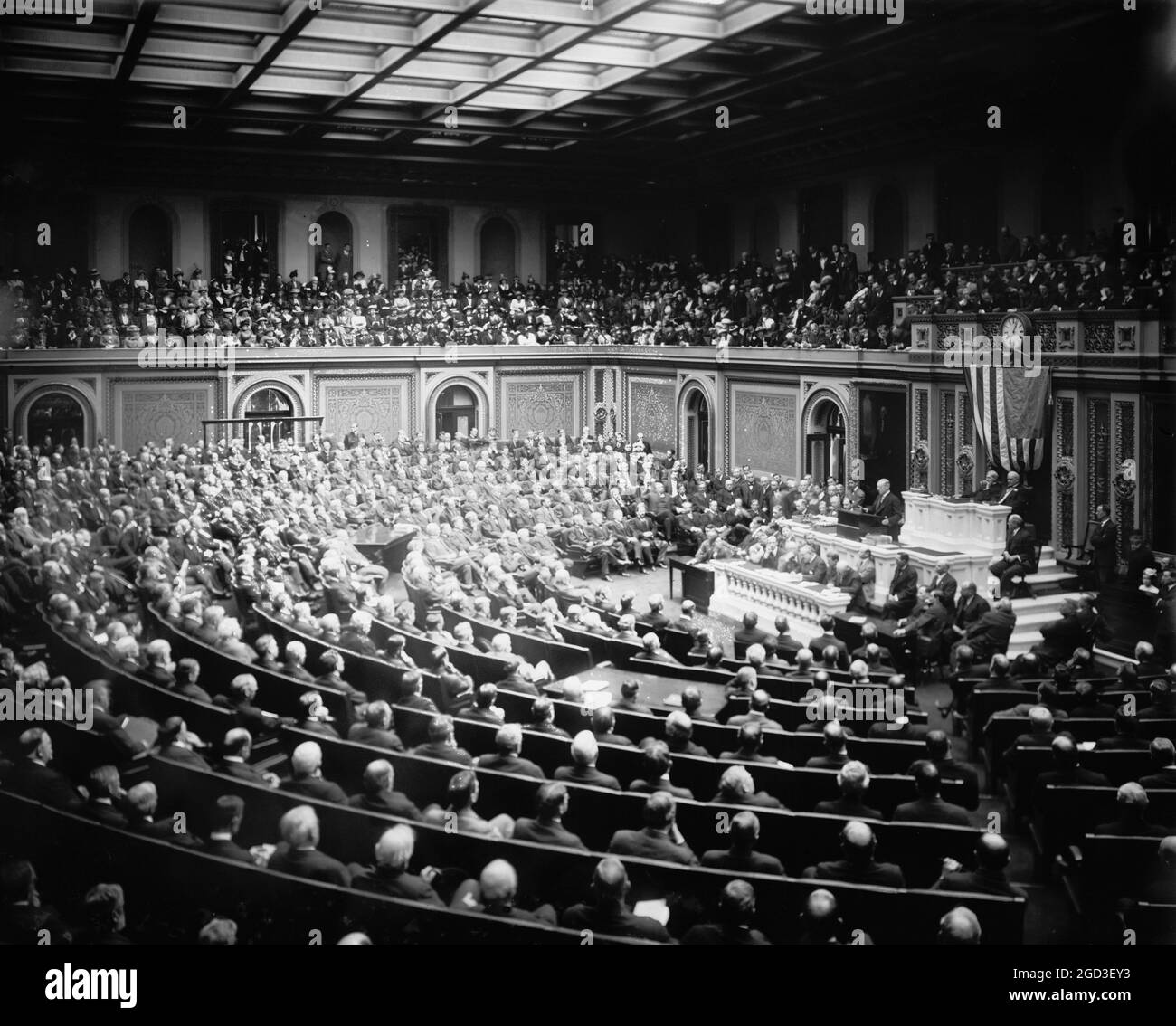President woodrow wilson addressing congress hi-res stock photography ...