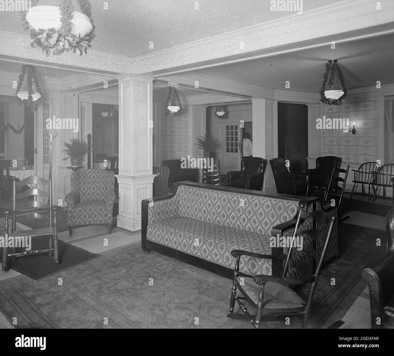 Early 1900s george washington inn hi-res stock photography and images ...